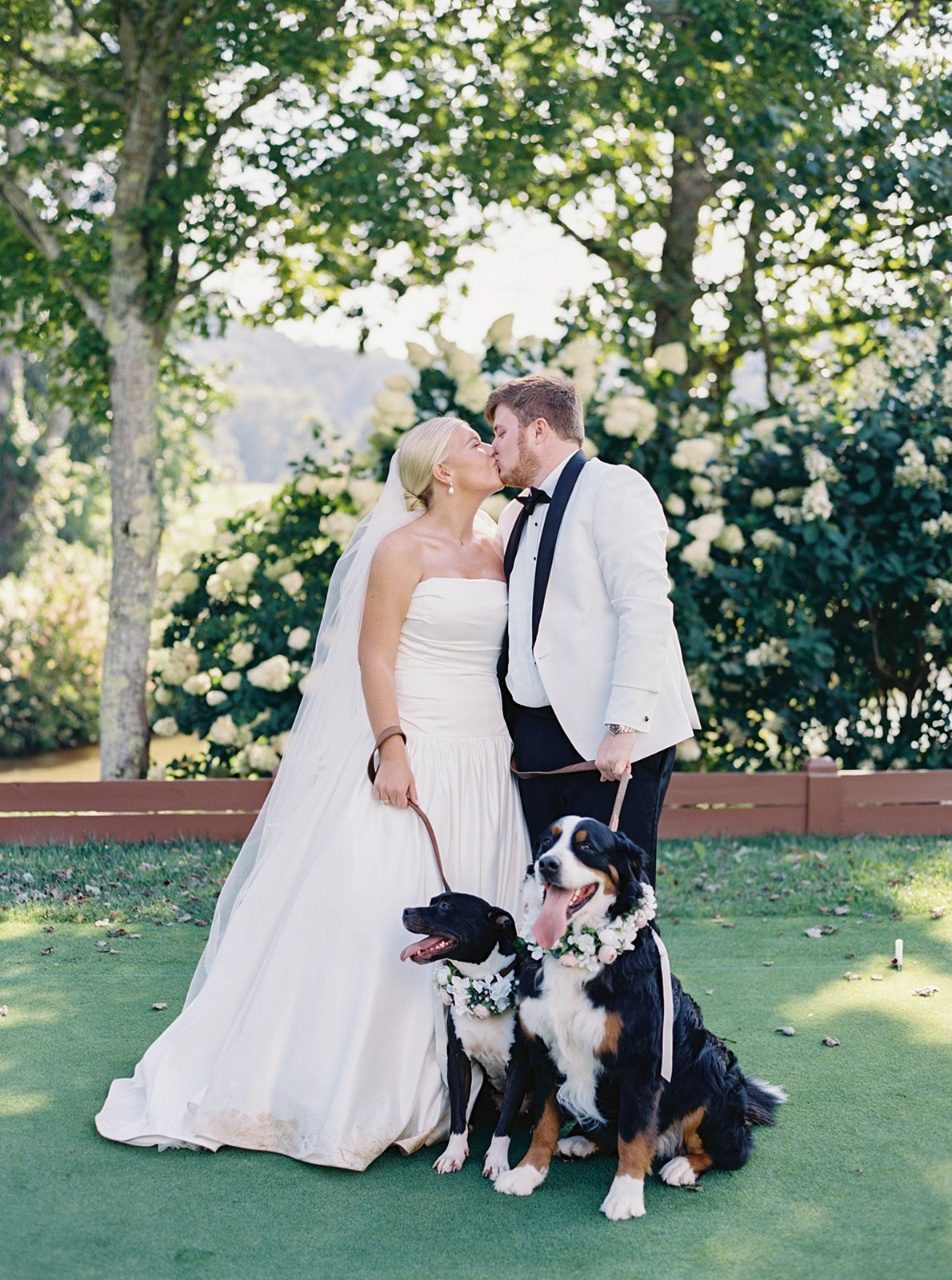 Real Weddings: Colter and Jordan Barrett | Dogwood Hill Blog