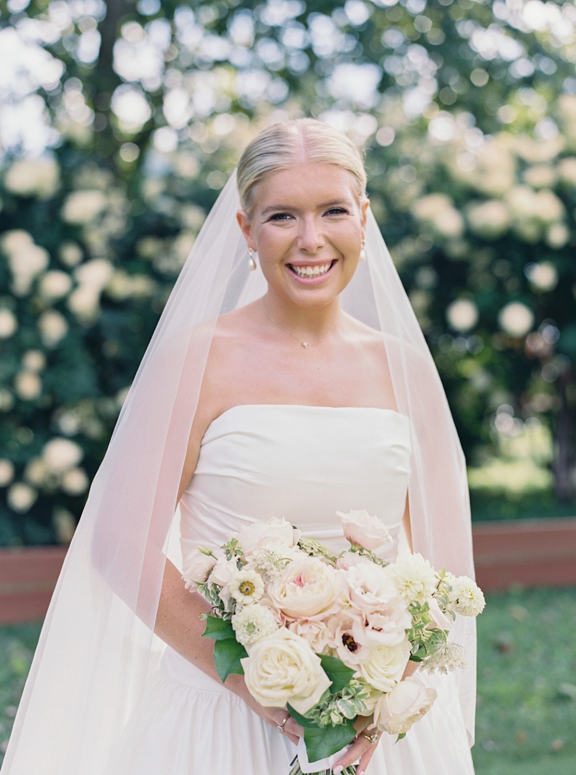 Real Weddings: Colter and Jordan Barrett | Dogwood Hill Blog
